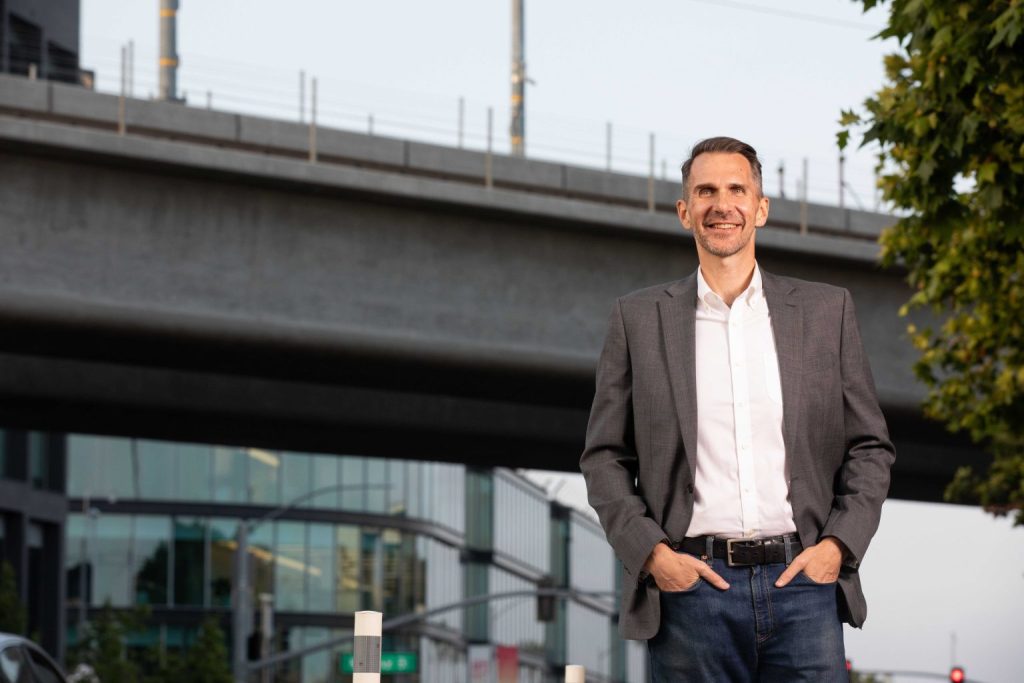 Puza takes aim at council seat - Culver City News