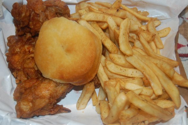 Honey’s Kettle Fried Chicken is a deep fried classic - Culver City News